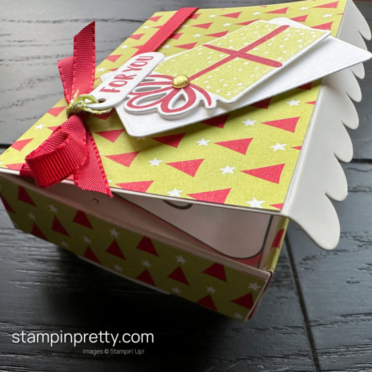 Create a Snazzy Little Holiday Gift Box in a Flash!